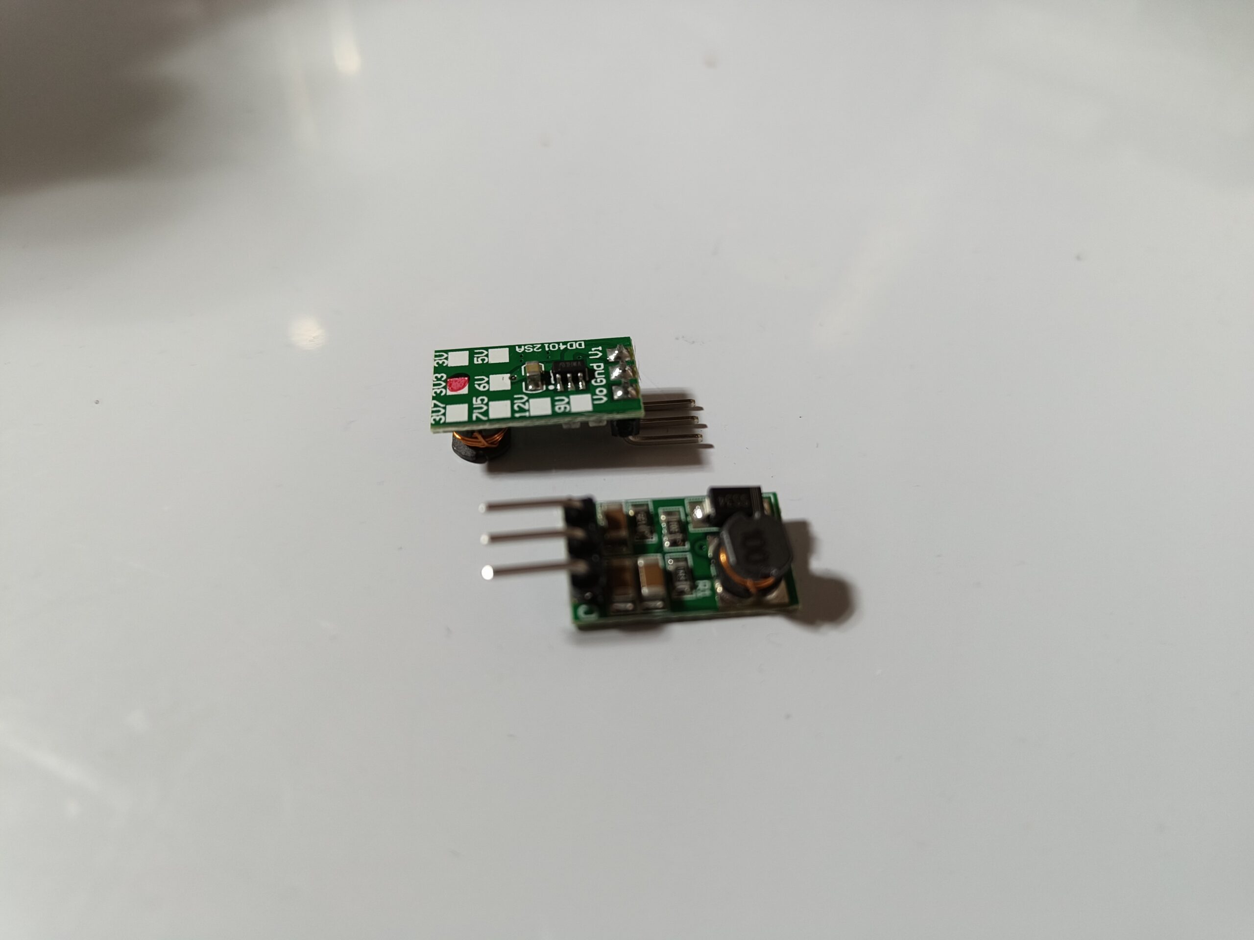 1A DC 5-40V to 3.3V Step down Regulator module - Highrunner.no